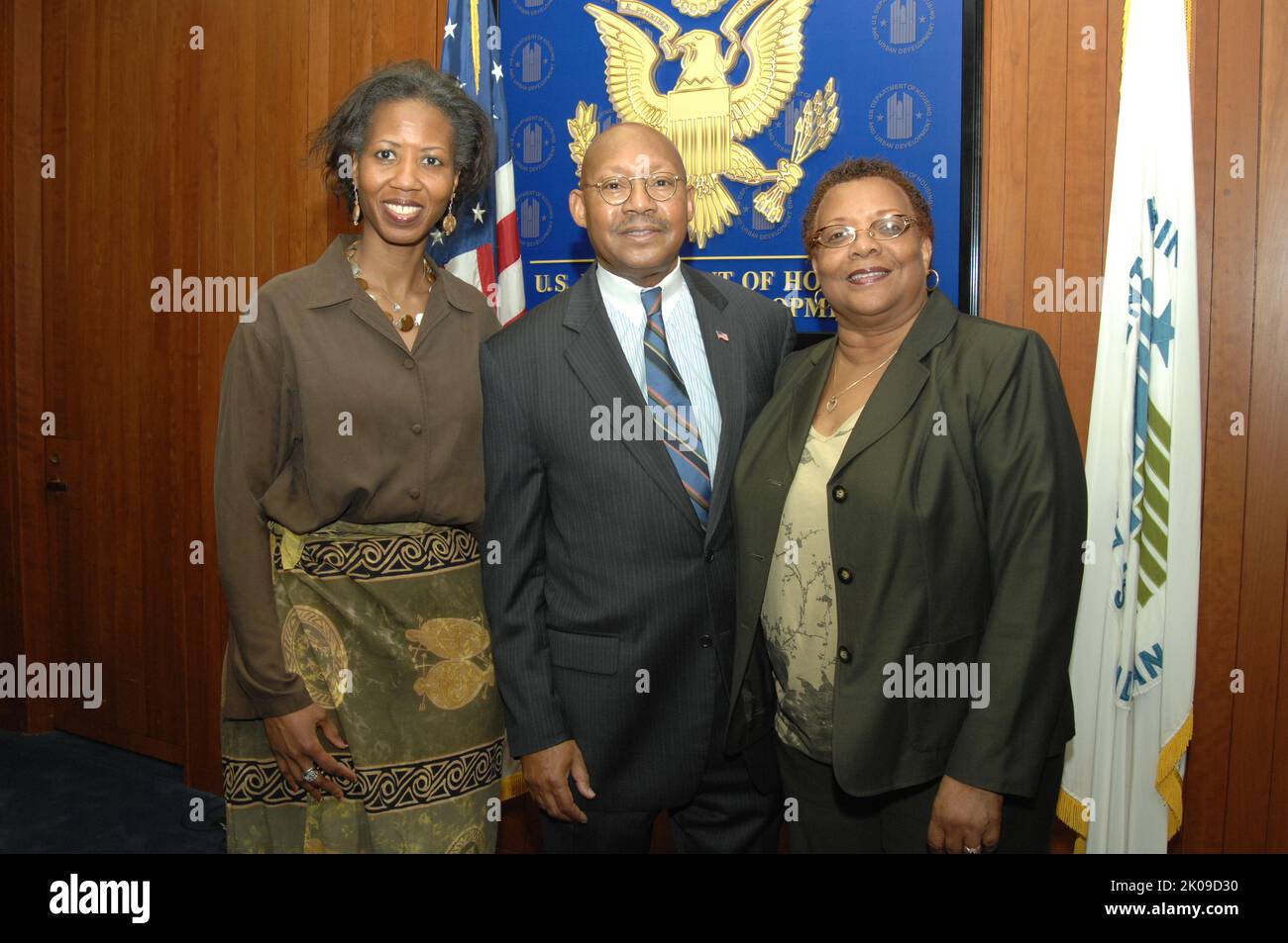 Secretary Alphonso Jackson with HUD Staff - Secretary Alphonso Jackson ...