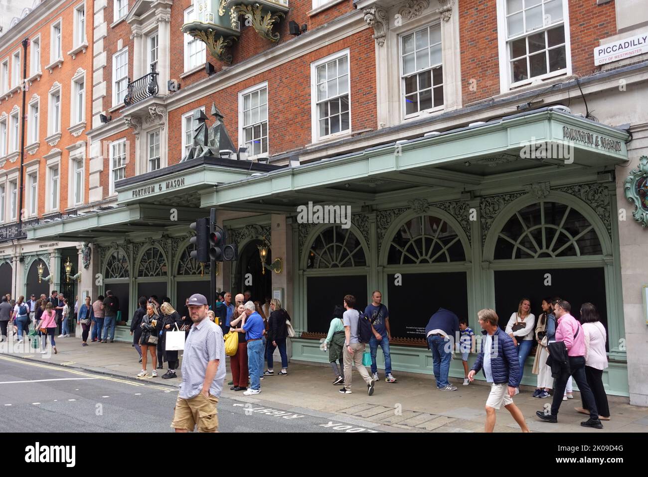 Fortnum and Mason windows blacked out following the death of Queen ...