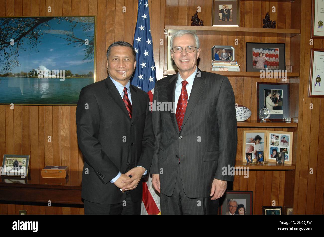 Visit of Guam Governor Felix Camacho to HUD - Visit of Guam Governor ...