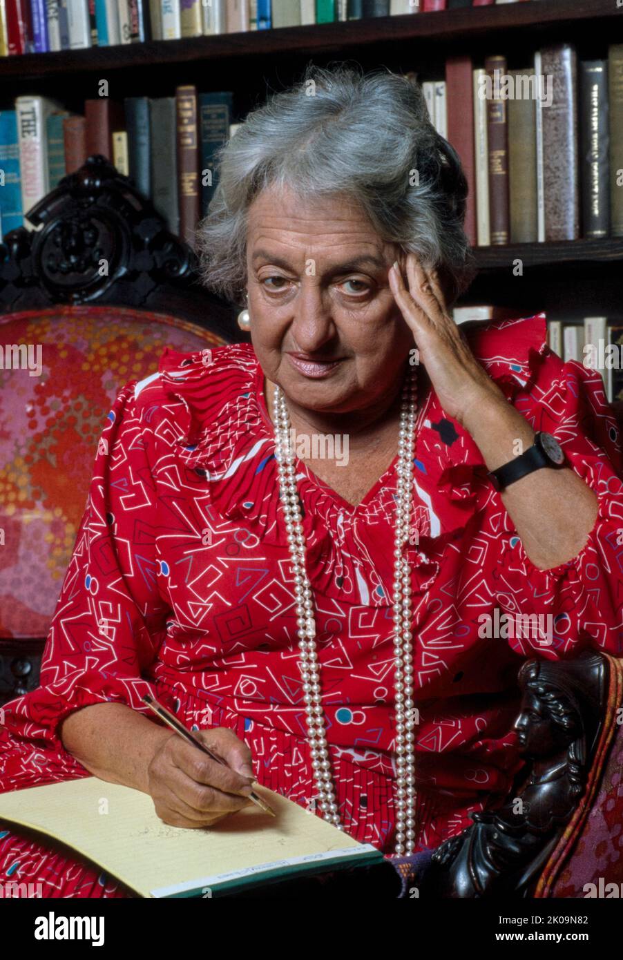 Betty friedan 1966 hi-res stock photography and images - Alamy