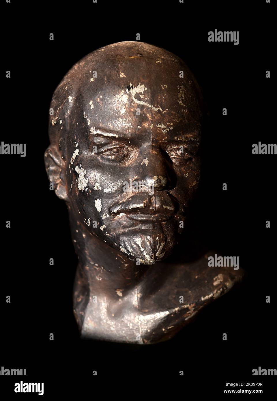 Bronze bust of Vladimir Lenin (1870 - 1924), Russian revolutionary ...
