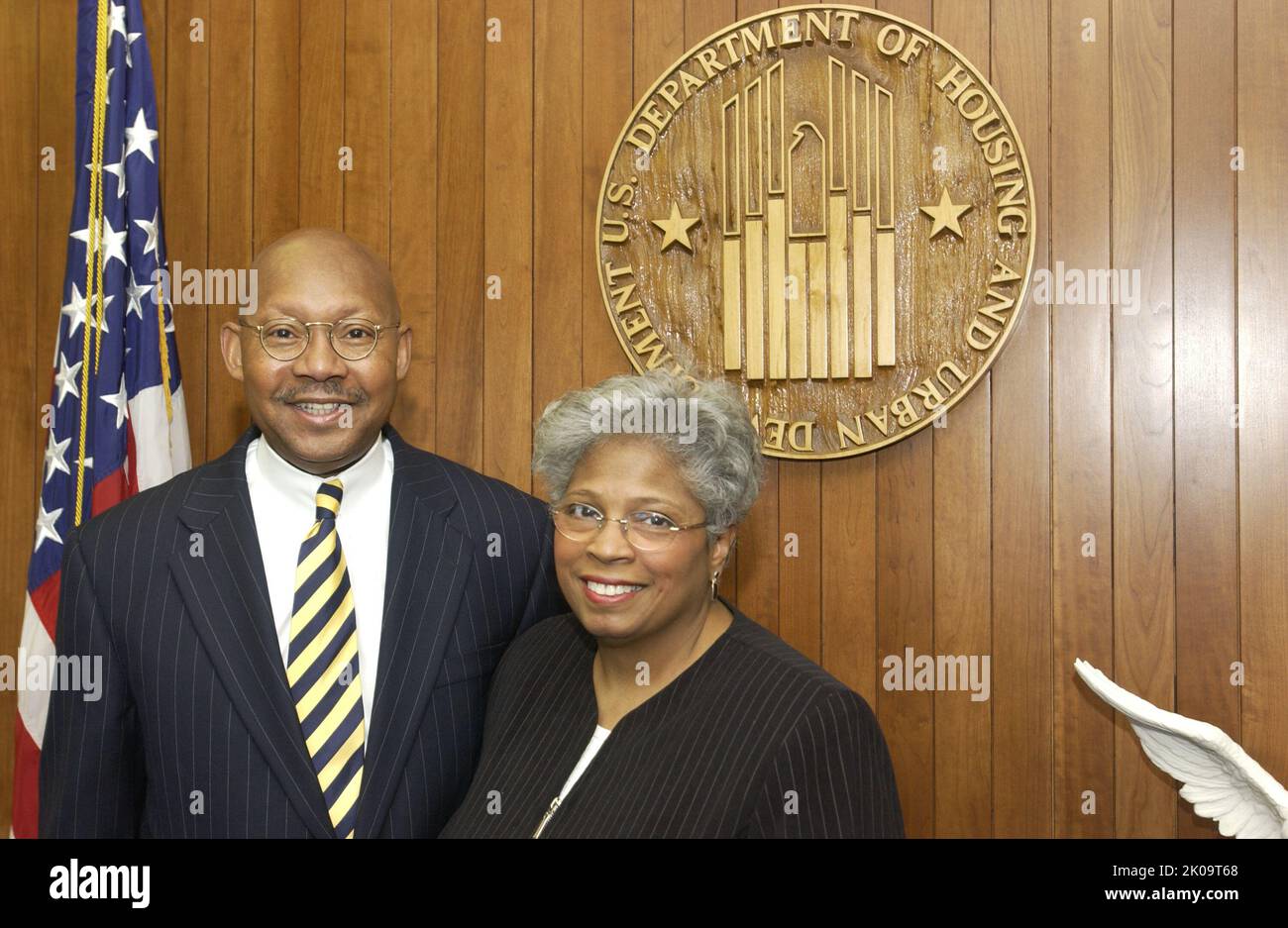 Secretary Alphonso Jackson with Estelle Franklin - Secretary Alphonso ...