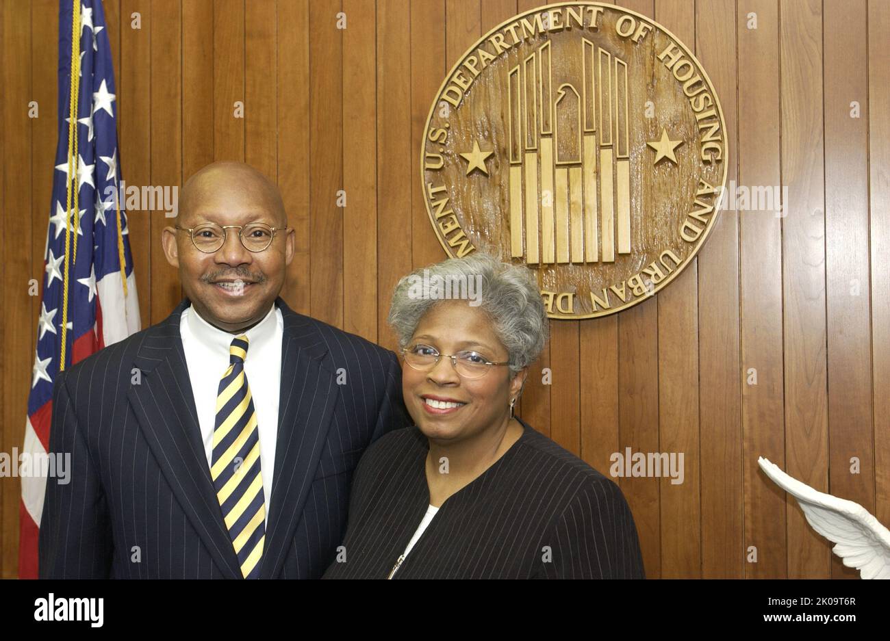 Secretary Alphonso Jackson with Estelle Franklin - Secretary Alphonso ...