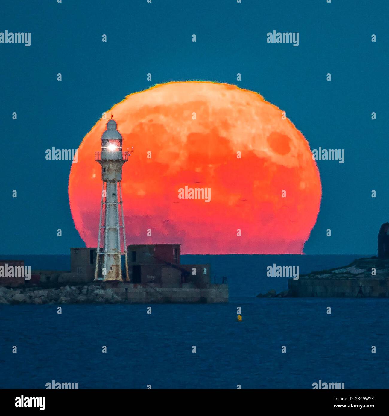 Weymouth, Dorset, UK. 10th September 2022. UK Weather. The Full Harvest ...