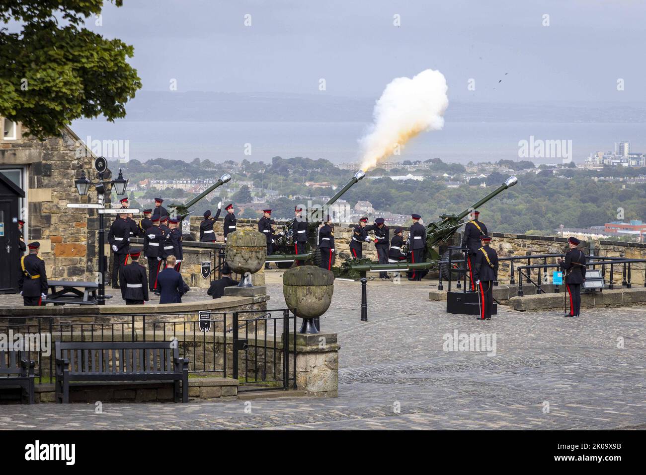 Queen's death edinburgh hi-res stock photography and images - Alamy