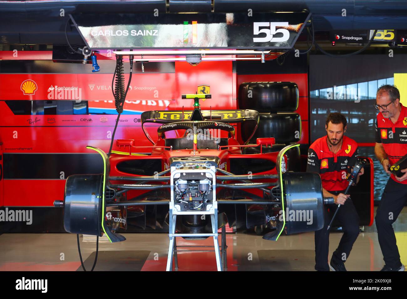 Scuderia Ferrari mechanicals at work on the car Stock Photo - Alamy