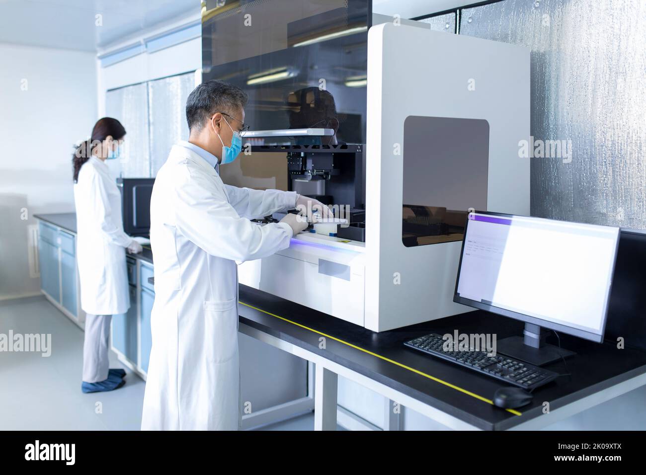 Lab two chinese hi-res stock photography and images - Alamy