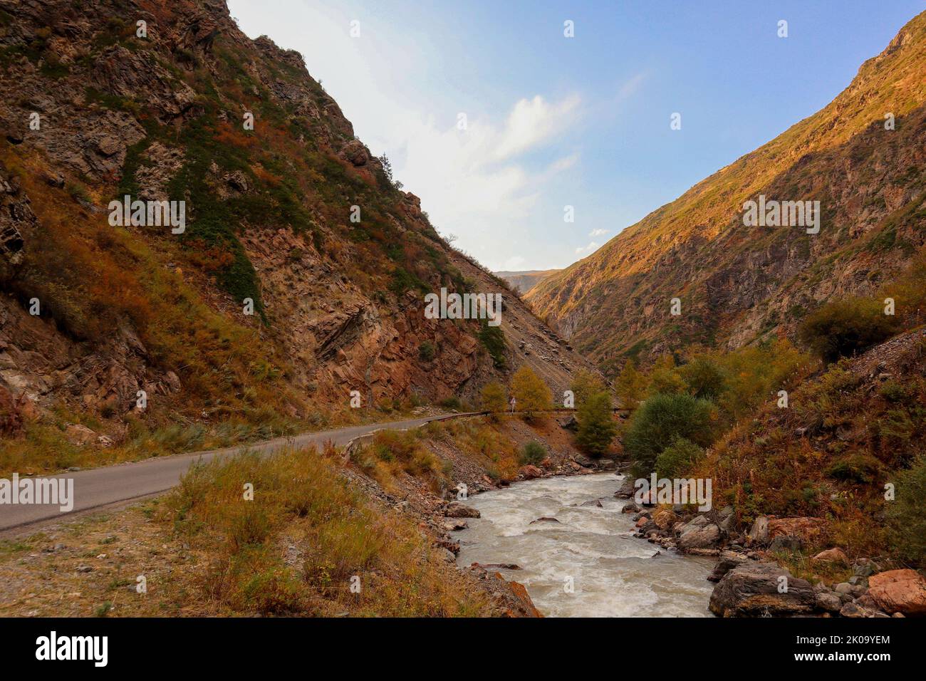 Fall mountainscape hi-res stock photography and images - Alamy