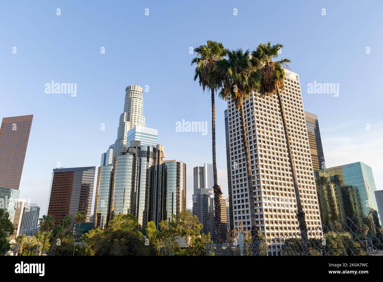 Los Angeles skyline at sunset Stock Photo - Alamy