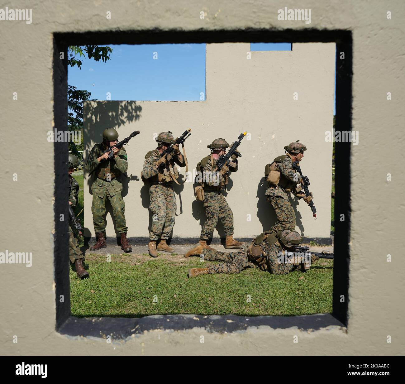 Marines from Lima Company, 3rd Battalion, 25th Marine Regiment, 4th ...