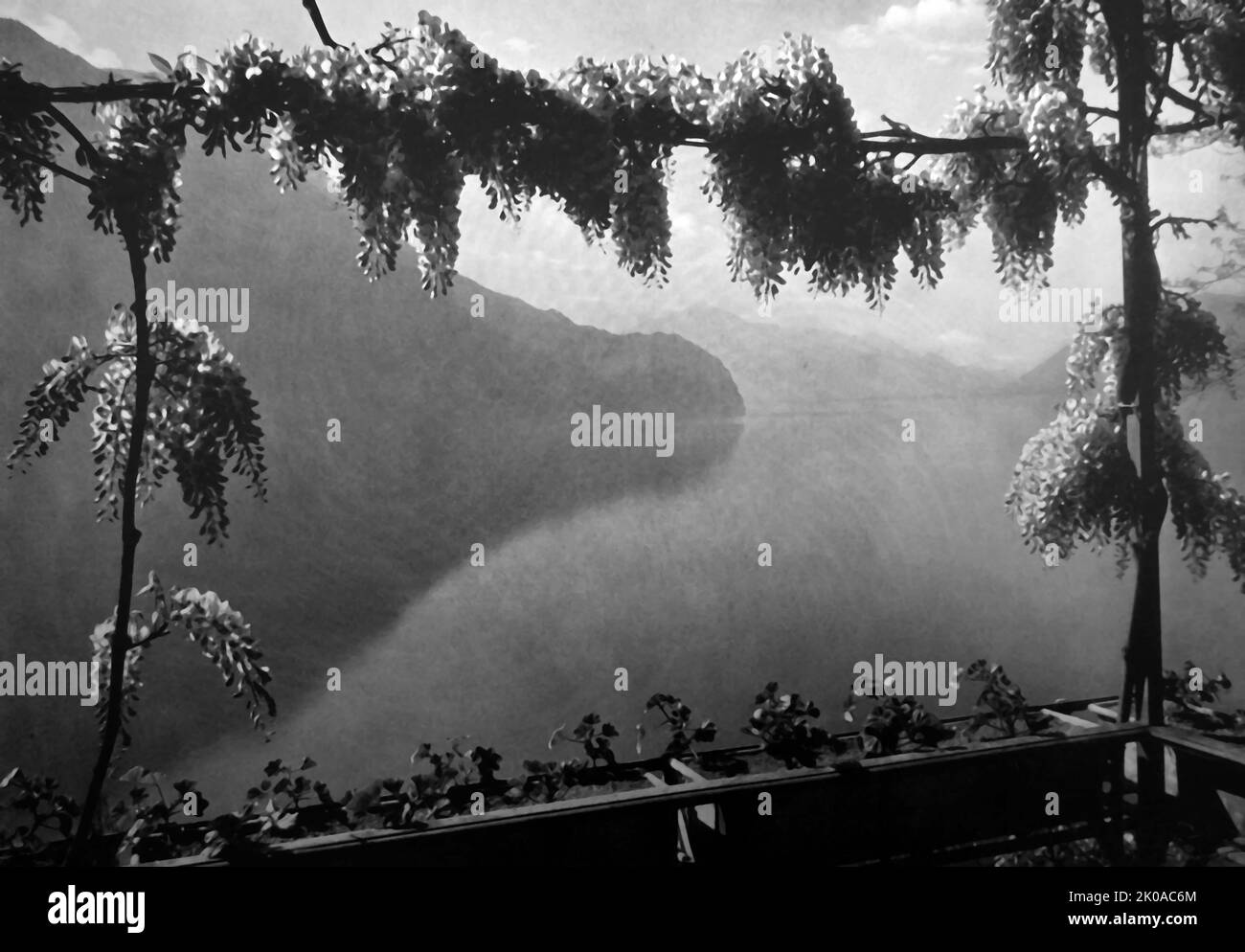 5 12 1940 Black and White Stock Photos & Images - Alamy