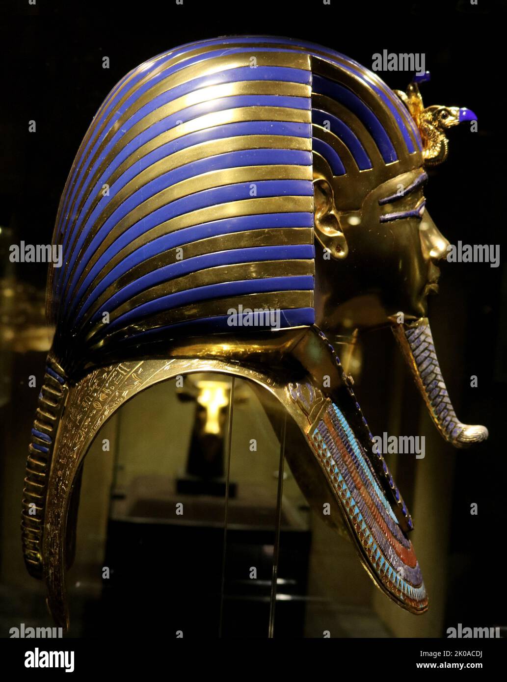 The mask of Tutankhamun is a gold mask of the 18th-dynasty ancient ...
