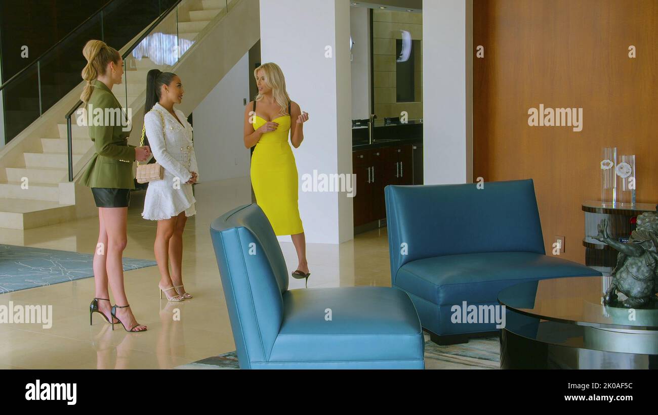 SELLING THE OC, from left: Alexandra Jarvis, Kayla Carmona, Alexandra ...