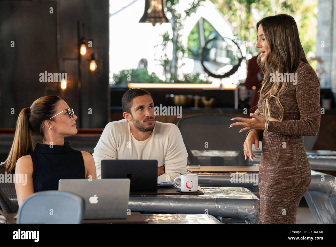 SELLING THE O.C., from left: Polly Brindle, Sean Palmieri, Alexandra ...