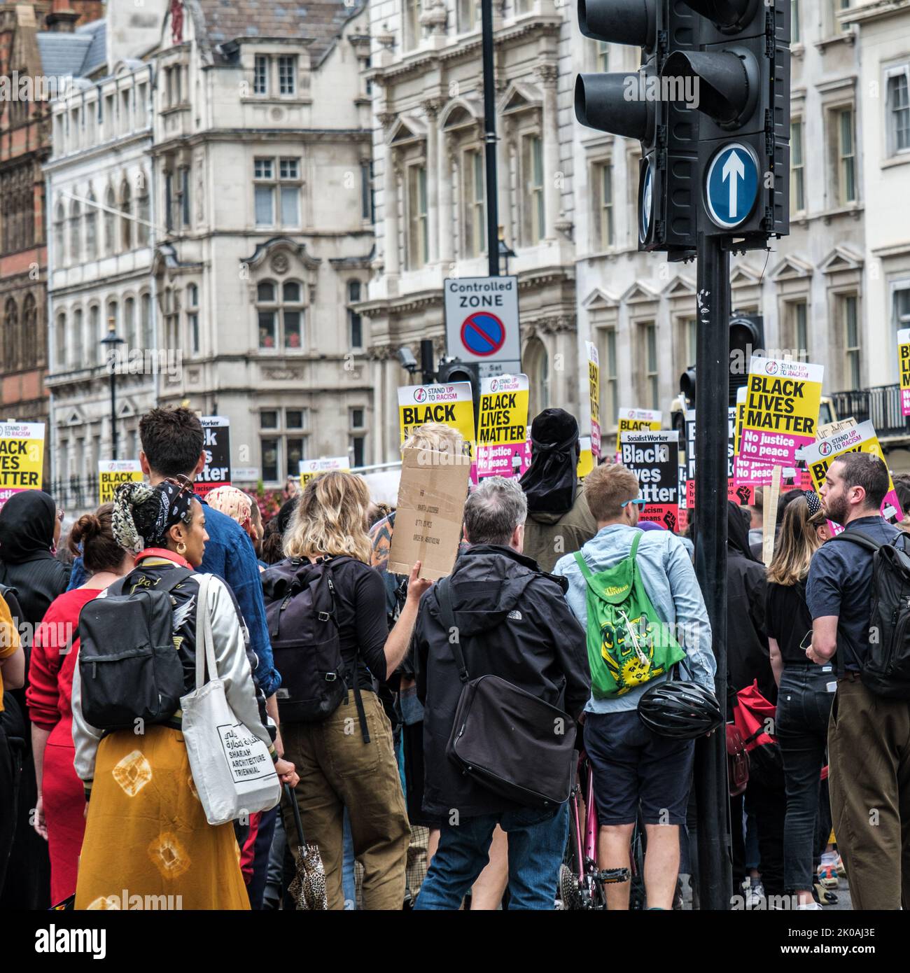 Crowd of women protesting hi-res stock photography and images - Alamy