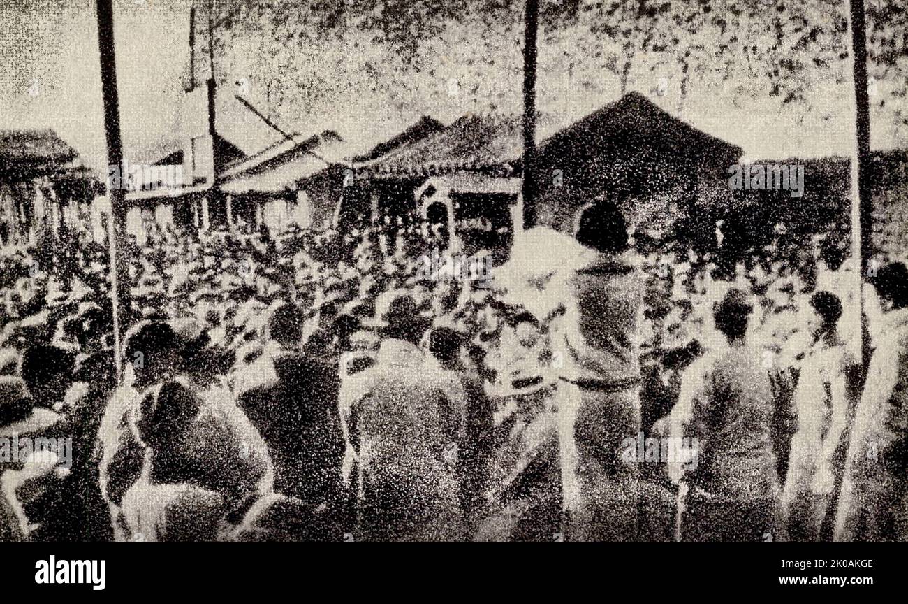 Students from Beijing Student Union mobilize people to resist the ...