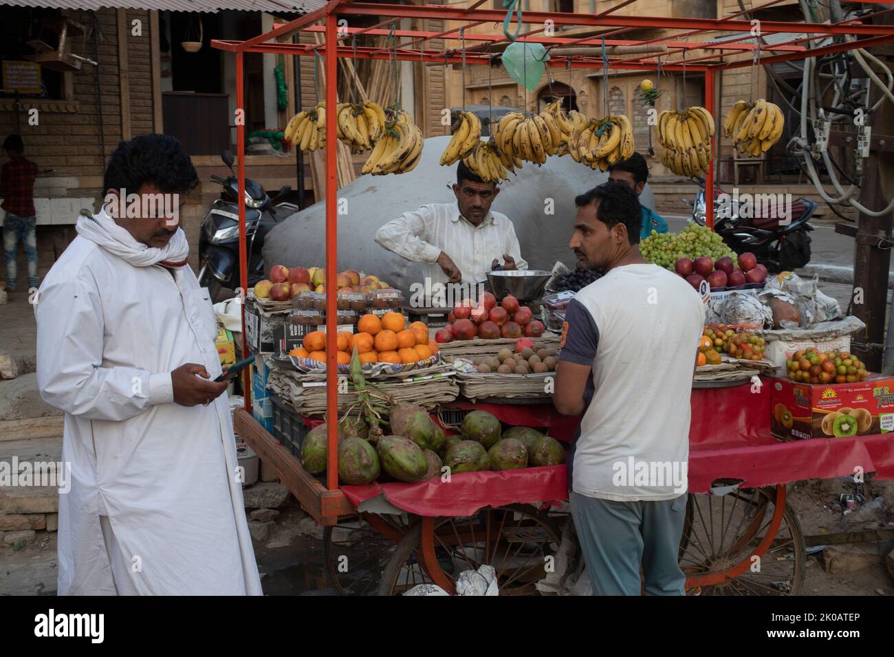 Cellphone street vendor hi-res stock photography and images - Alamy