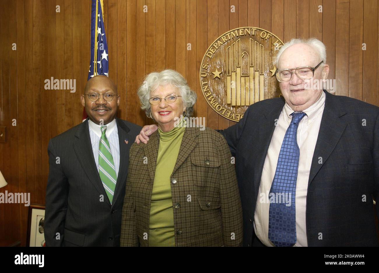 Secretary Alphonso Jackson with Julia Thornton Family Members ...