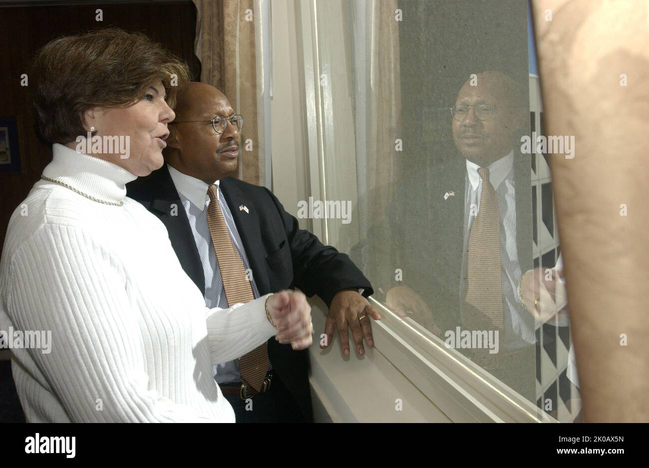 Secretary Alphonso Jackson with ABC's Ann Compton - Secretary Alphonso ...