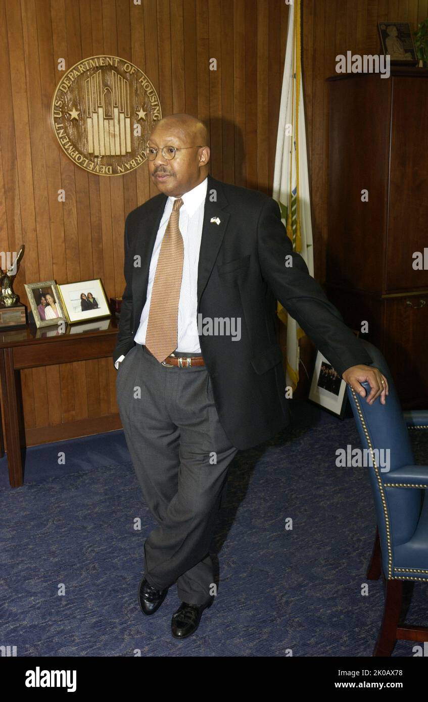 Secretary Alphonso Jackson in Office - Secretary Alphonso Jackson in ...