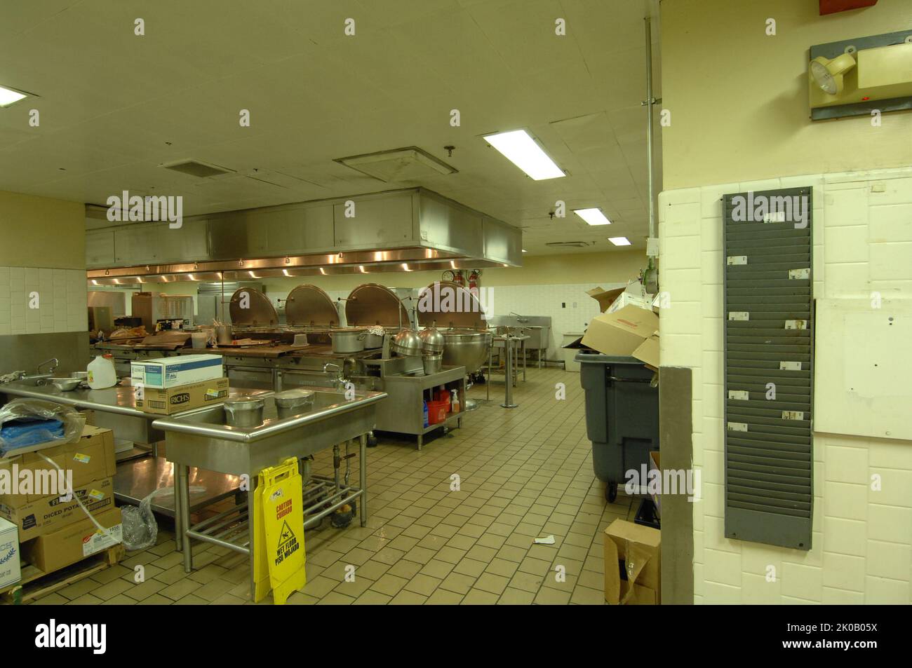 Cafeteria: Pre-Renovation - HUD cafeteria areas: pre-renovation project ...
