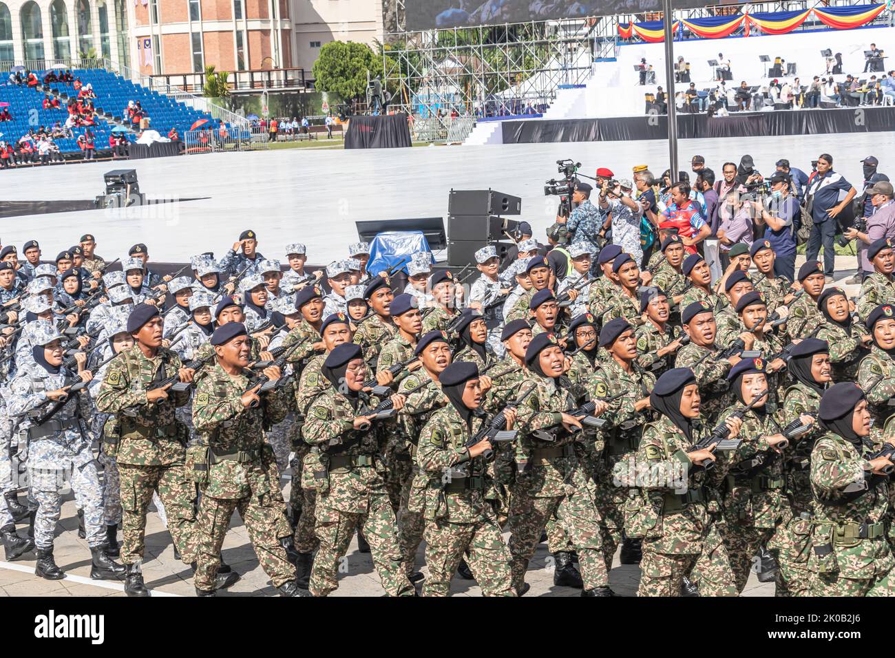 Men and women soldiers of Malaysian Army and Royal Malaysian Navy ...