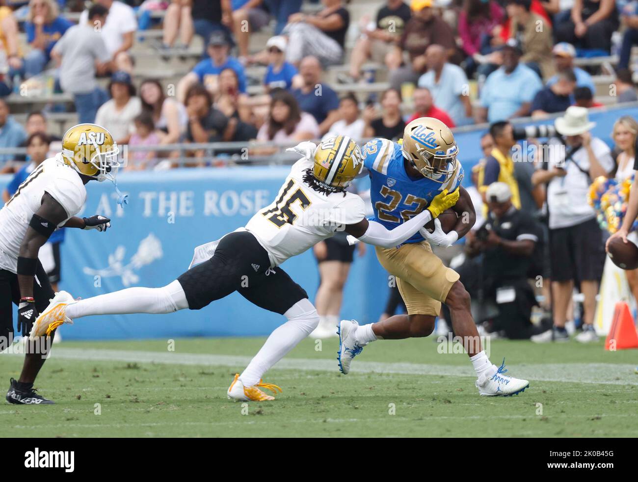 Pasadena, California, USA. 10th Sep, 2022. UCLA Bruins running back ...