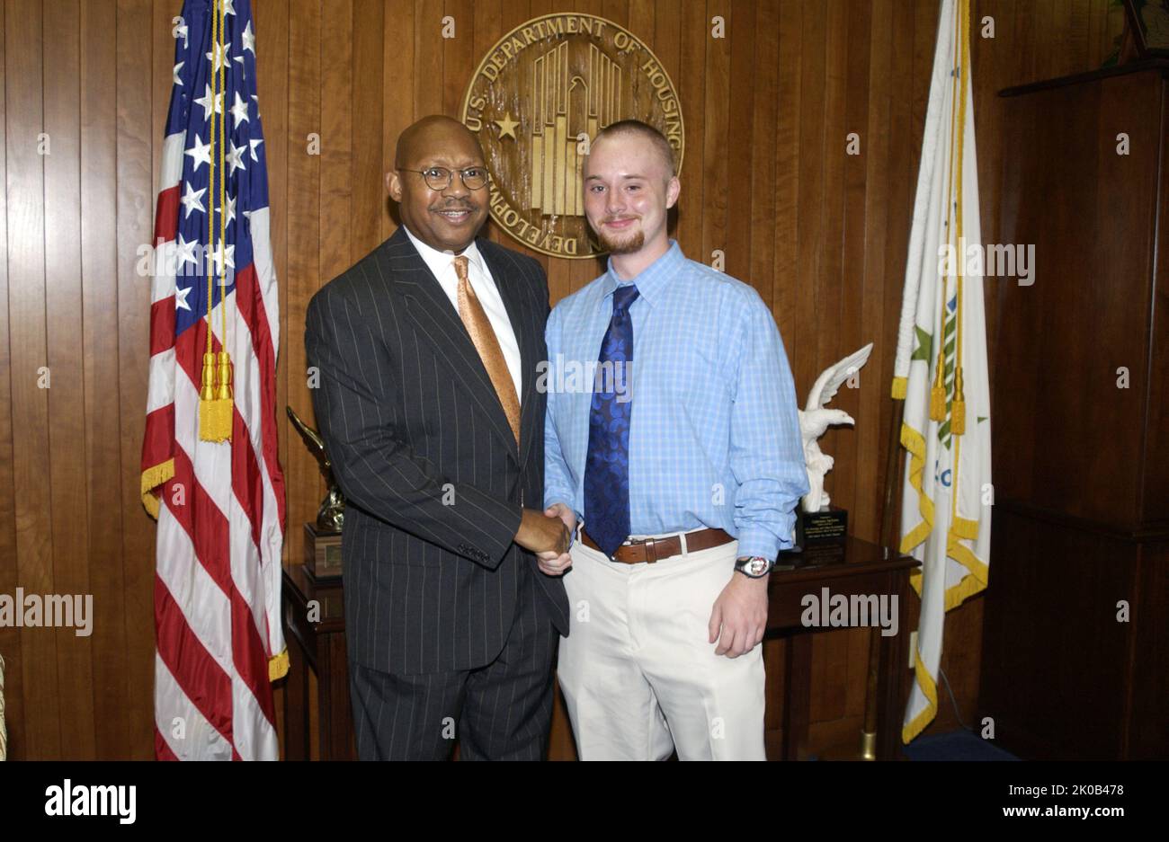 Secretary Alphonso Jackson with Visitors - Secretary Alphonso Jackson ...