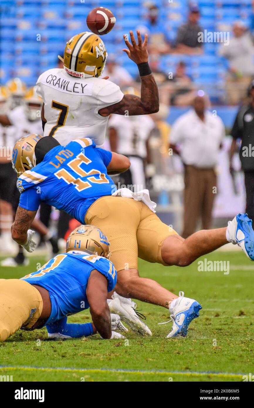 Pasadena, CA. 10th Sep, 2022. UCLA Bruins linebacker Laiatu Latu #15 ...