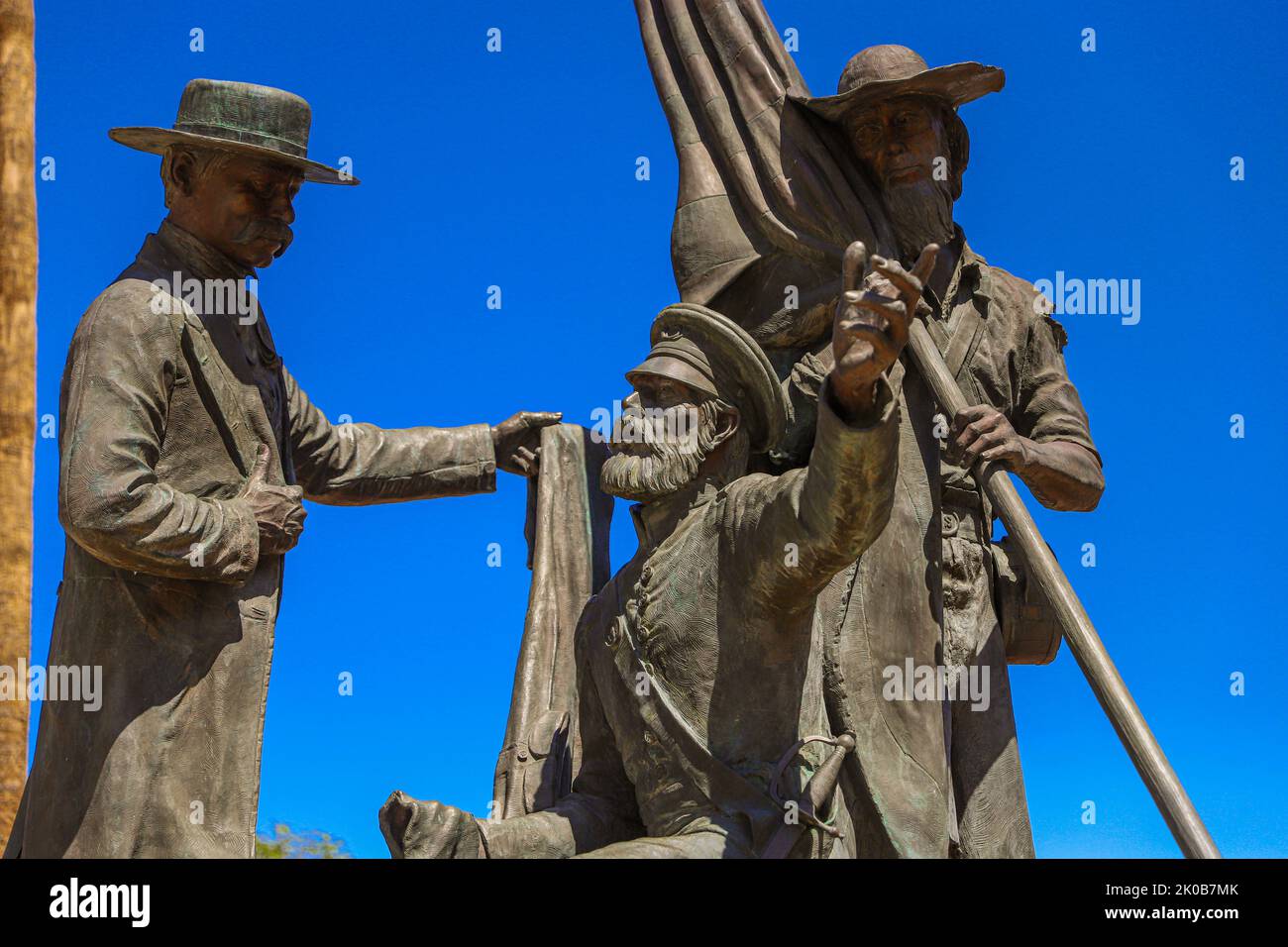 sculpture with representation of history at the Presidio escultura con ...