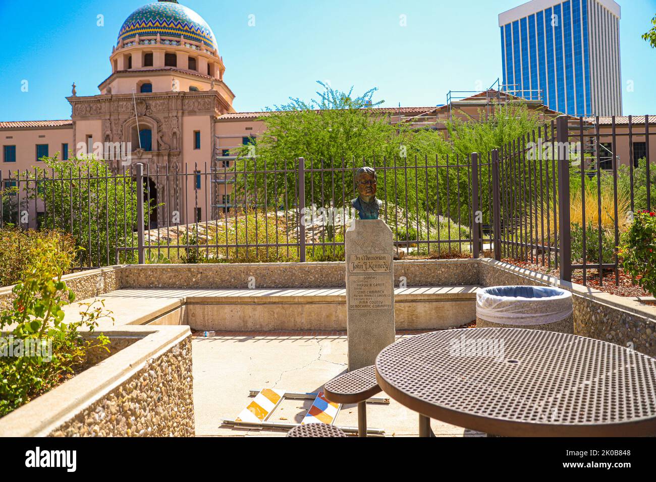 John F. Kennedy, statue, bust and The University of Arizona Alfie ...