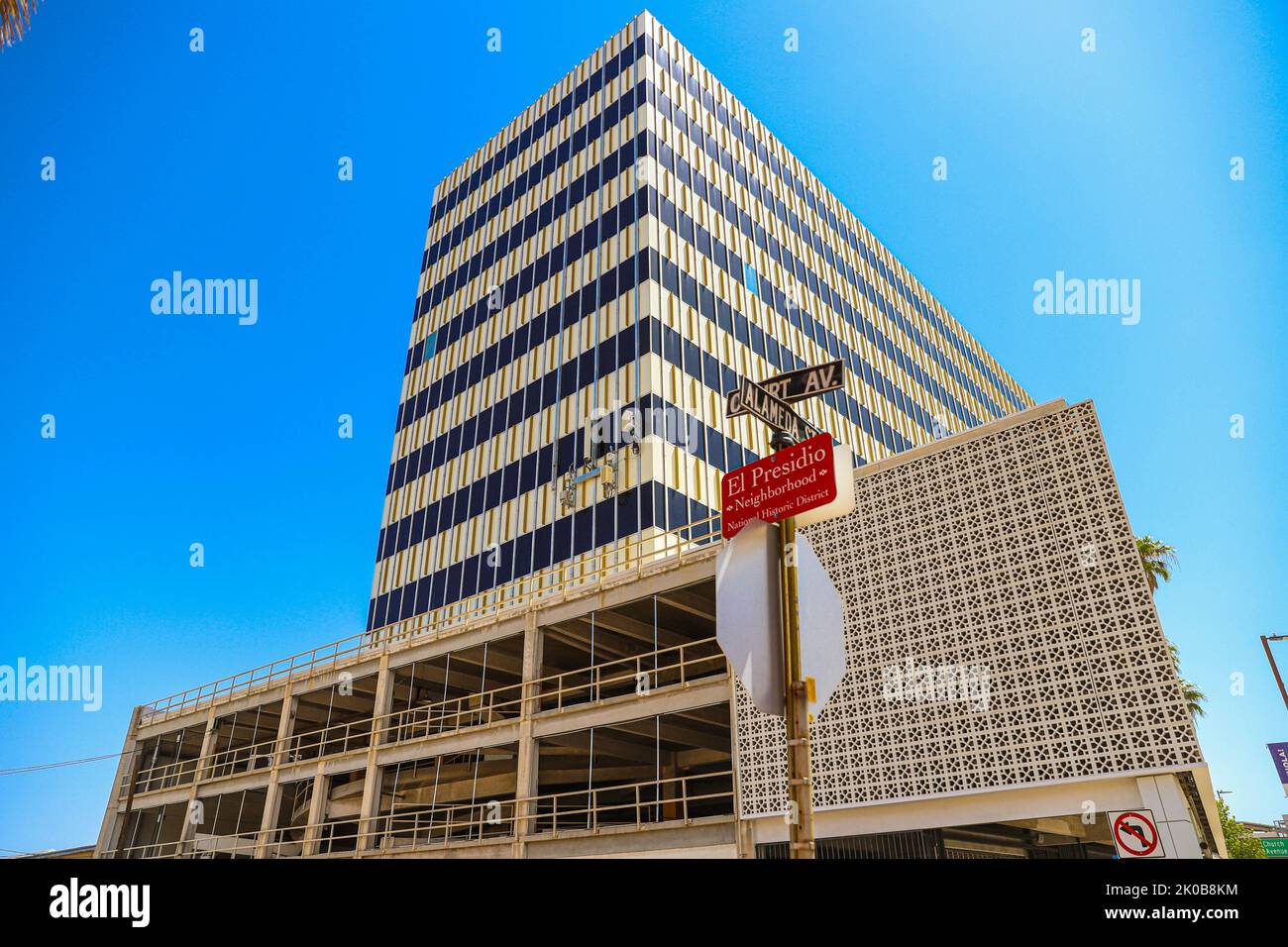Bilding road signage, stop signs, traffic lights, roads, pedestrian ...