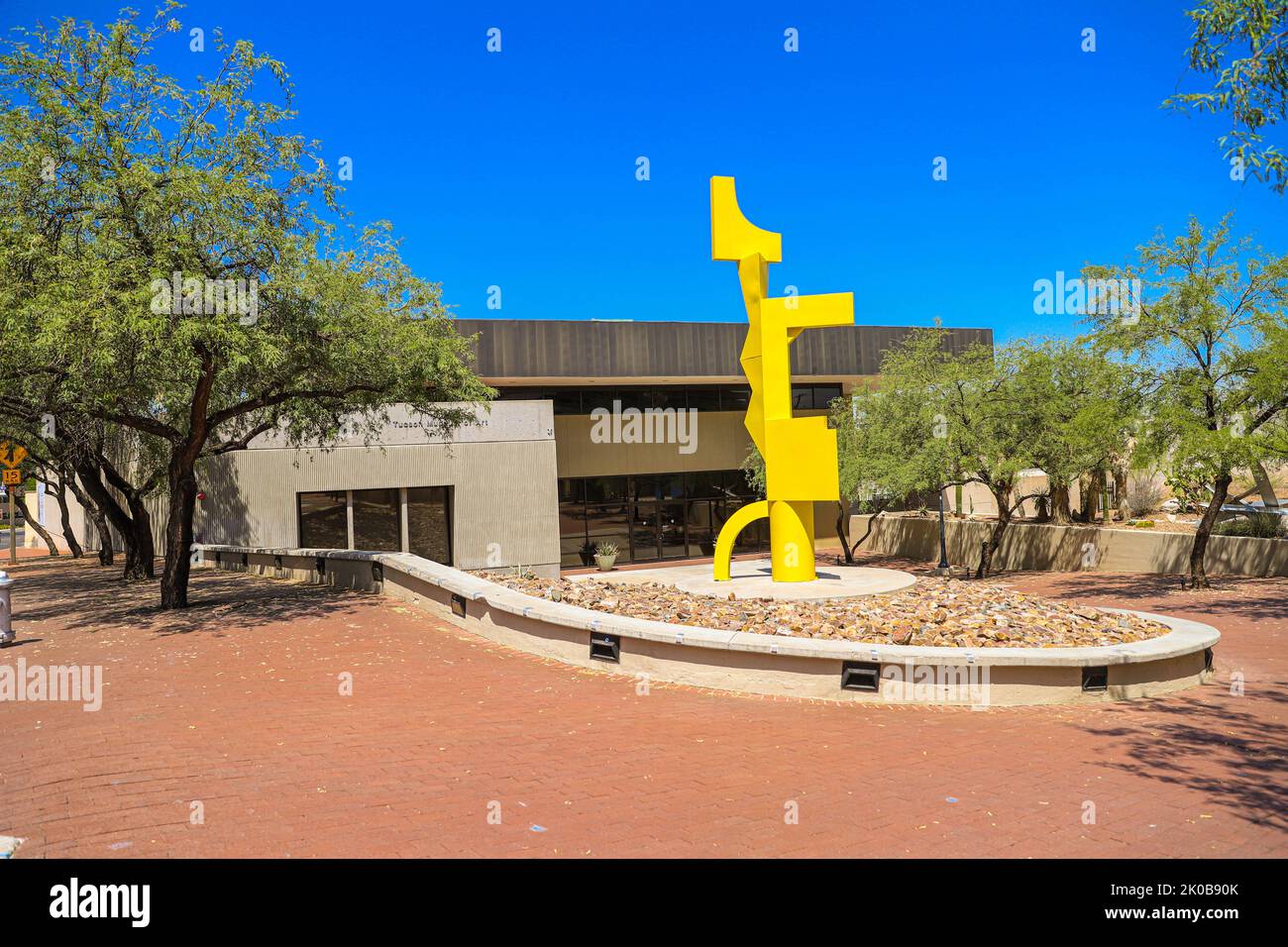 contemporary art yellow sculpture at the Tucson Museum Art,escultura ...