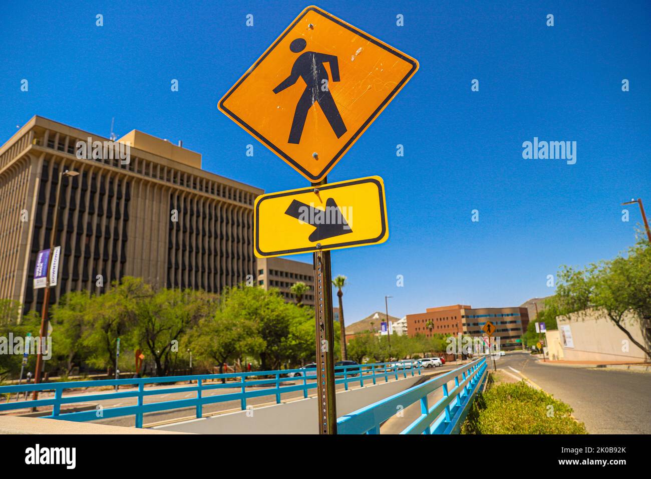 road signage, stop signs, traffic lights, roads, pedestrian zone ...