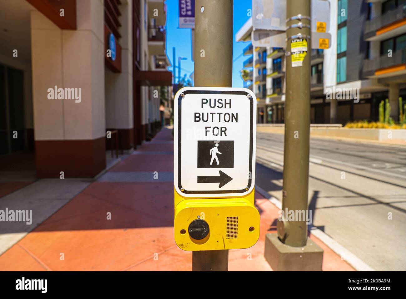 Botón, botón road signage, stop signs, traffic lights, roads ...