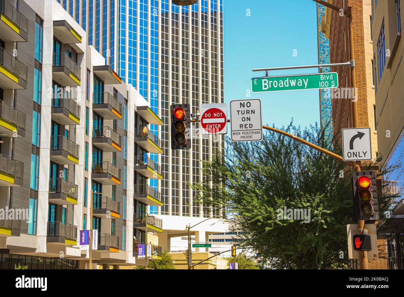 road signage, stop signs, traffic lights, roads, pedestrian zone ...