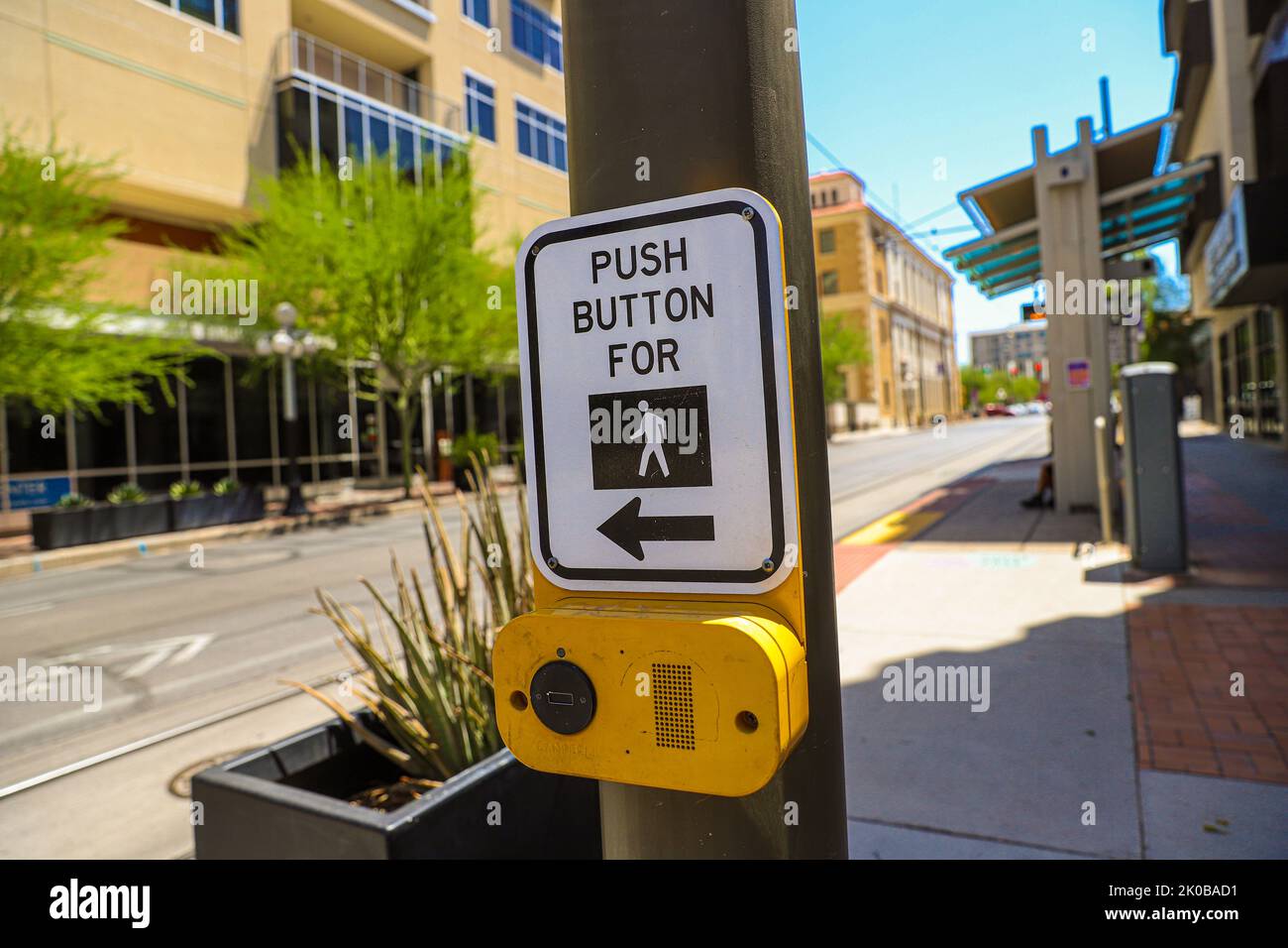 Button, button, boton road signage, stop signs, traffic lights, roads ...