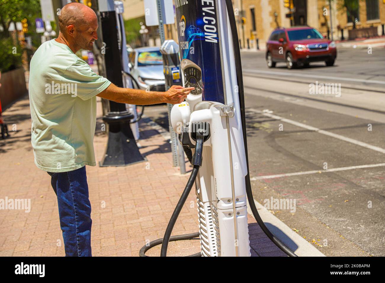 Electrolinera, charging station, charging center for electric cars ...