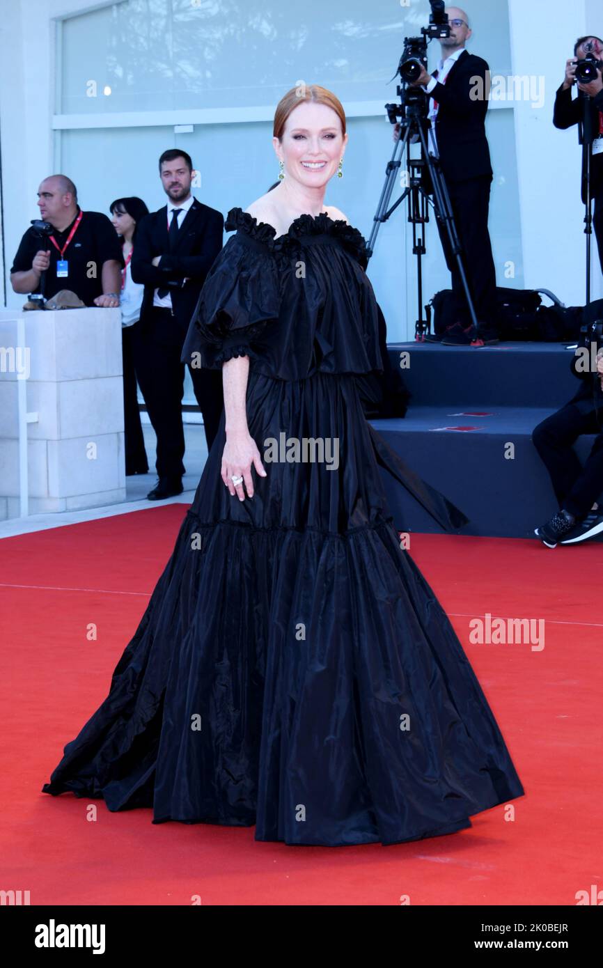 Venezia, Italia. 10th Sep, 2022. Undicesima serata - red carpet film ...