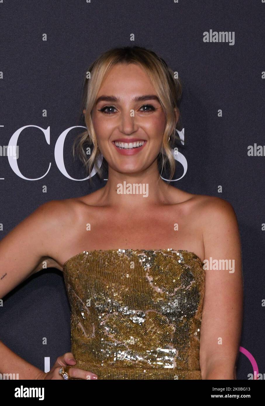 Chloe Fineman attends 2022 Harper's Bazaar ICONS & Bloomingdale's 150th ...