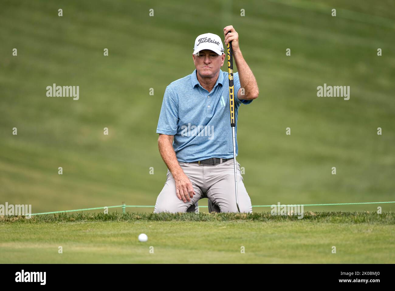 Jennings, Missouri, USA . September 10, 2022: Golfer Steve Flesch lines ...