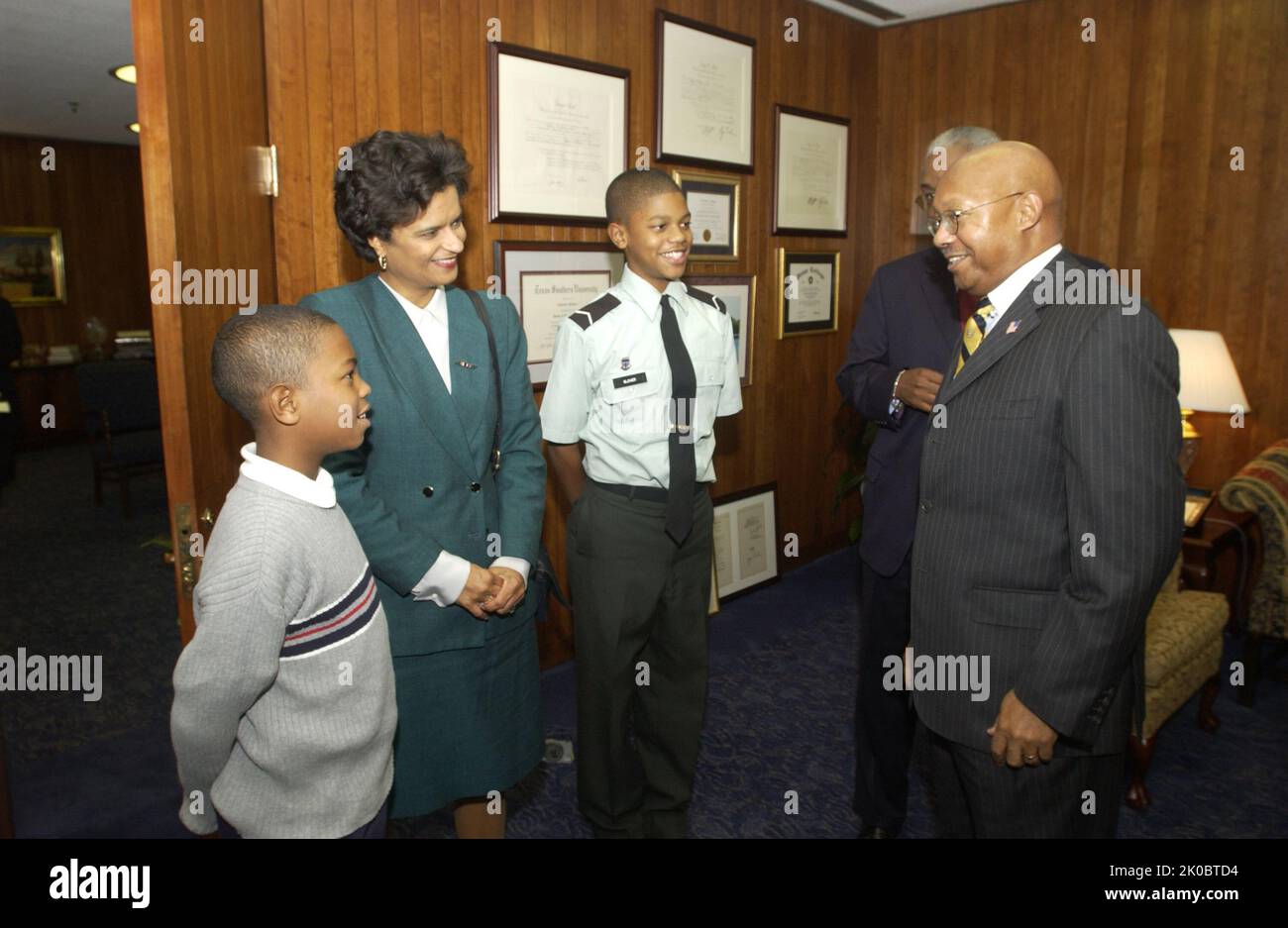 Secretary Alphonso Jackson with Ken Glover and Family. Secretary ...
