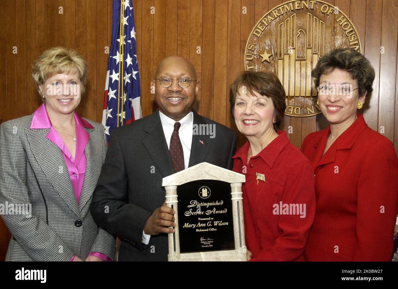 Secretary Alphonso Jackson with Mary Ann Wilson. Secretary Alphonso ...