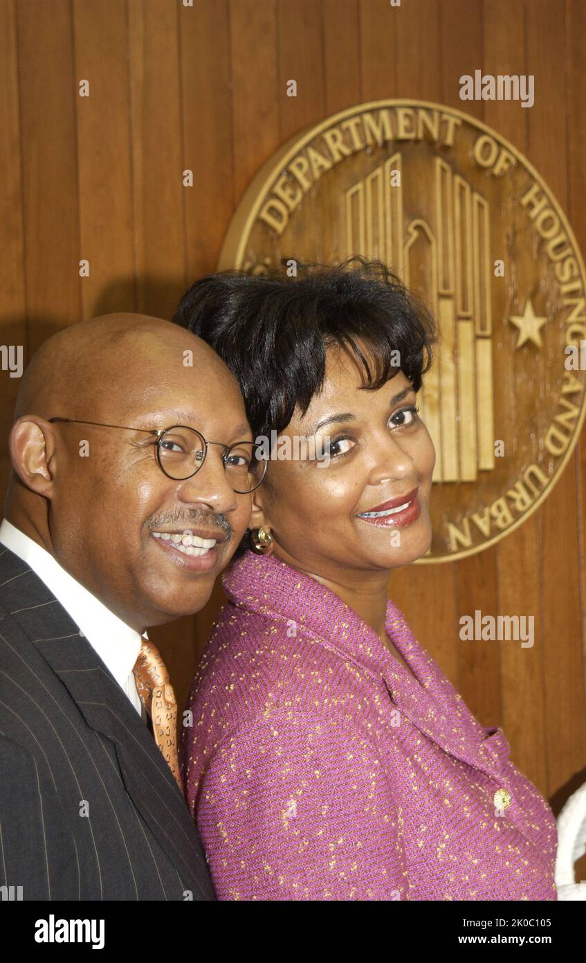 Secretary Alphonso Jackson, Family Members at HUD. Secretary Alphonso ...
