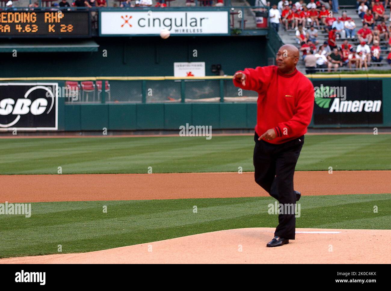 Throwing out first pitch hi-res stock photography and images - Alamy