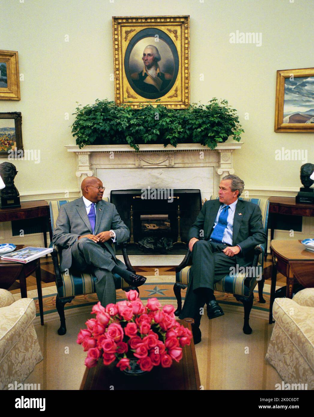 P39515-09a.jpg. Secretary Alphonso Jackson with President George W ...