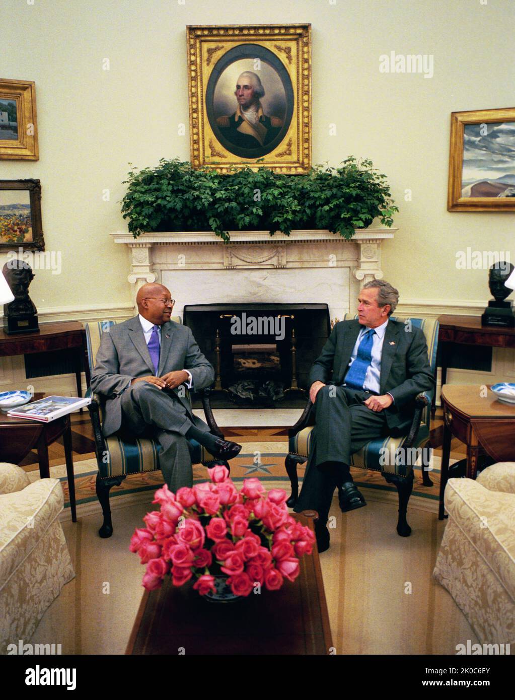 P39515-09a.jpg. Secretary Alphonso Jackson with President George W ...