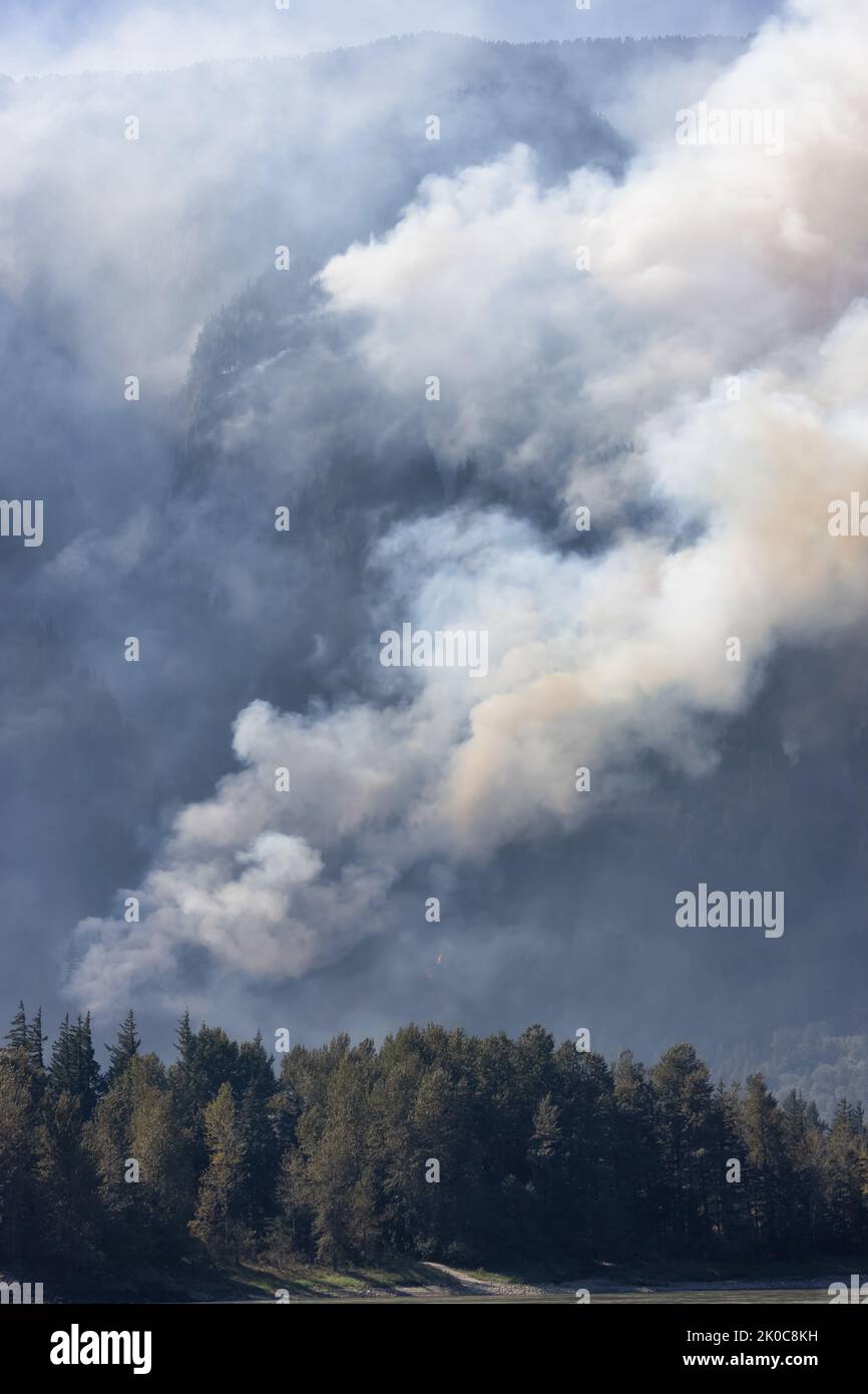 BC Forest Fire and Smoke over the mountain near Hope Stock Photo - Alamy