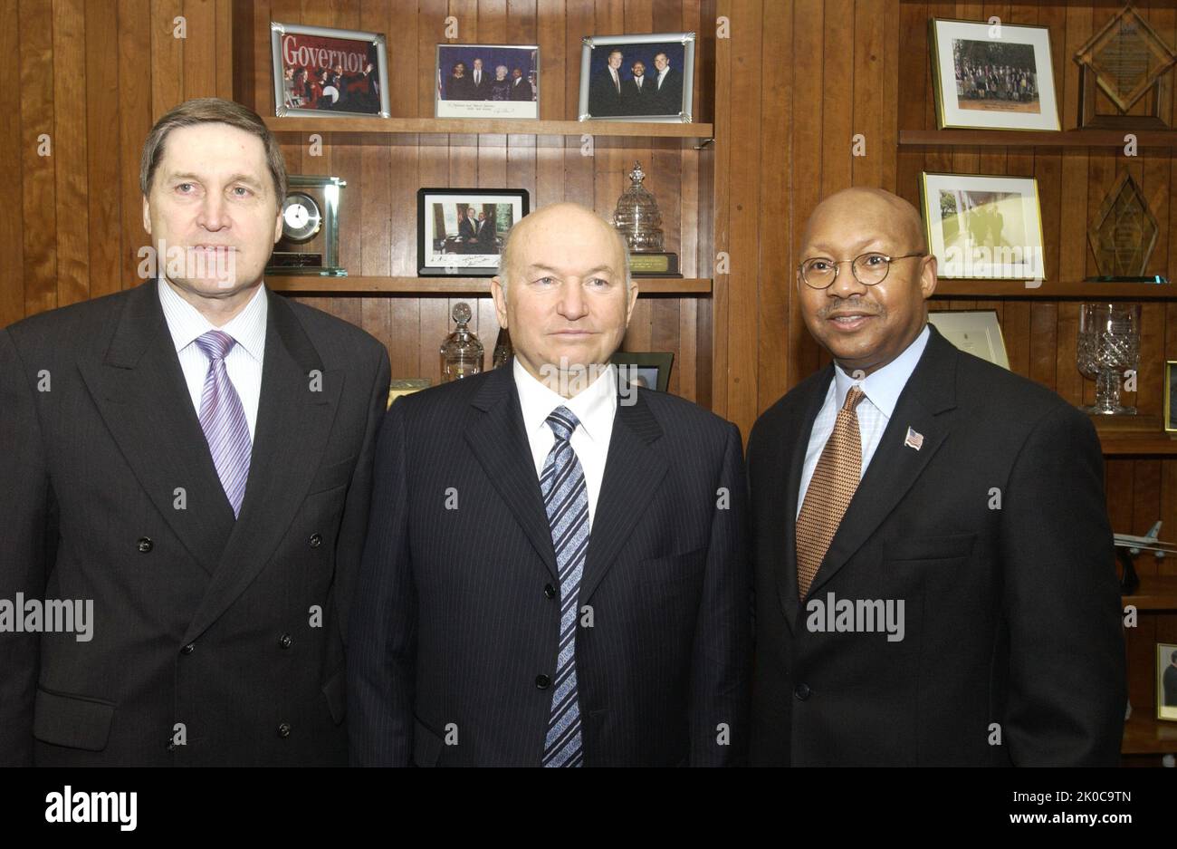 Acting Secretary Alphonso Jackson with Mayor of Moscow, Yuri ...