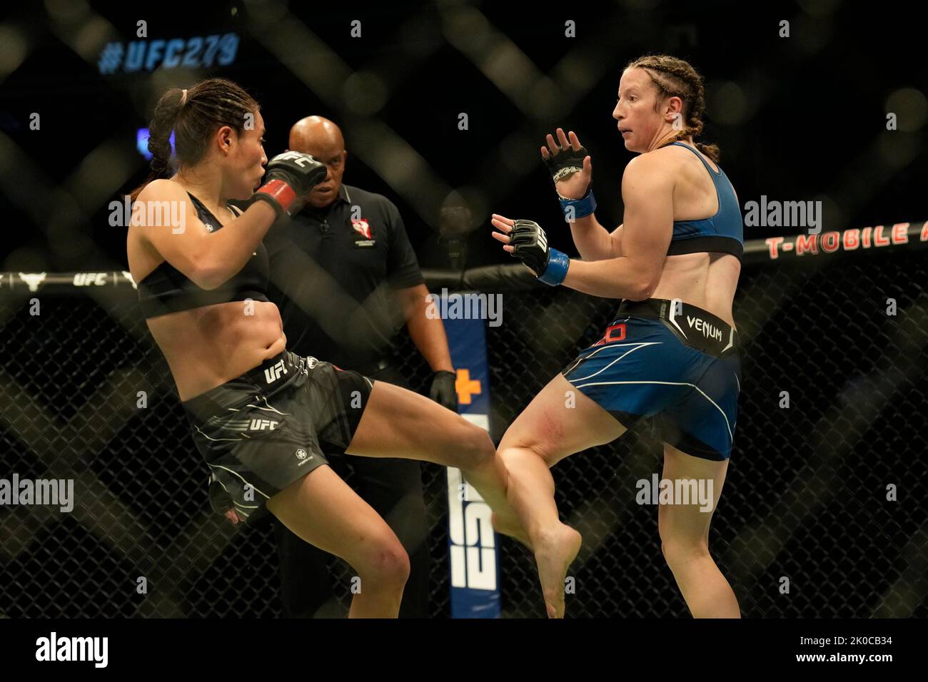 Melissa martinez l and elise reed r hi-res stock photography and images ...